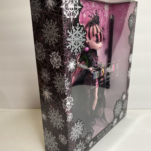 monster high | Other | 222 Monster High Howliday Winter Edition ...